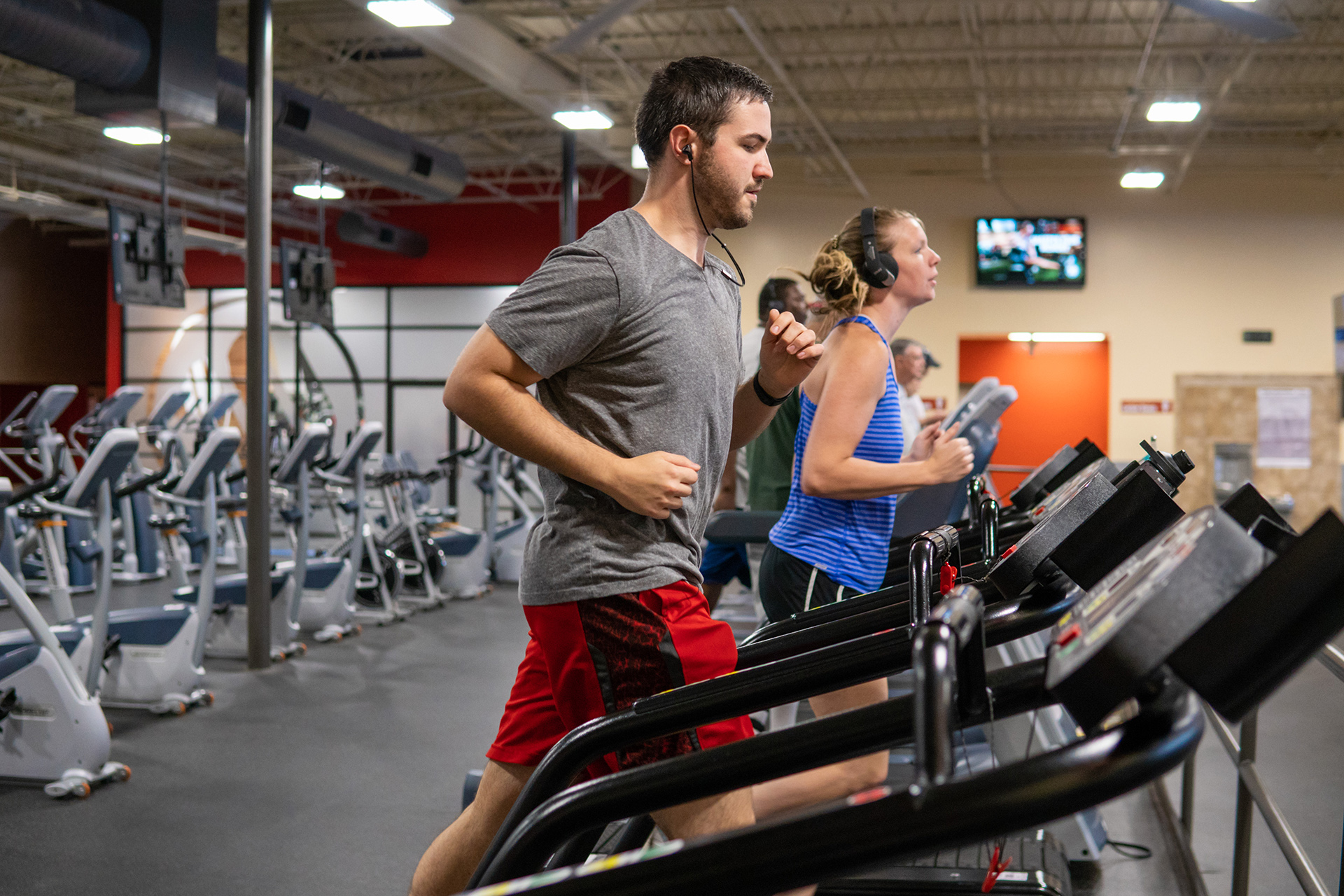 10 Fitness Gym - Cardio Deck