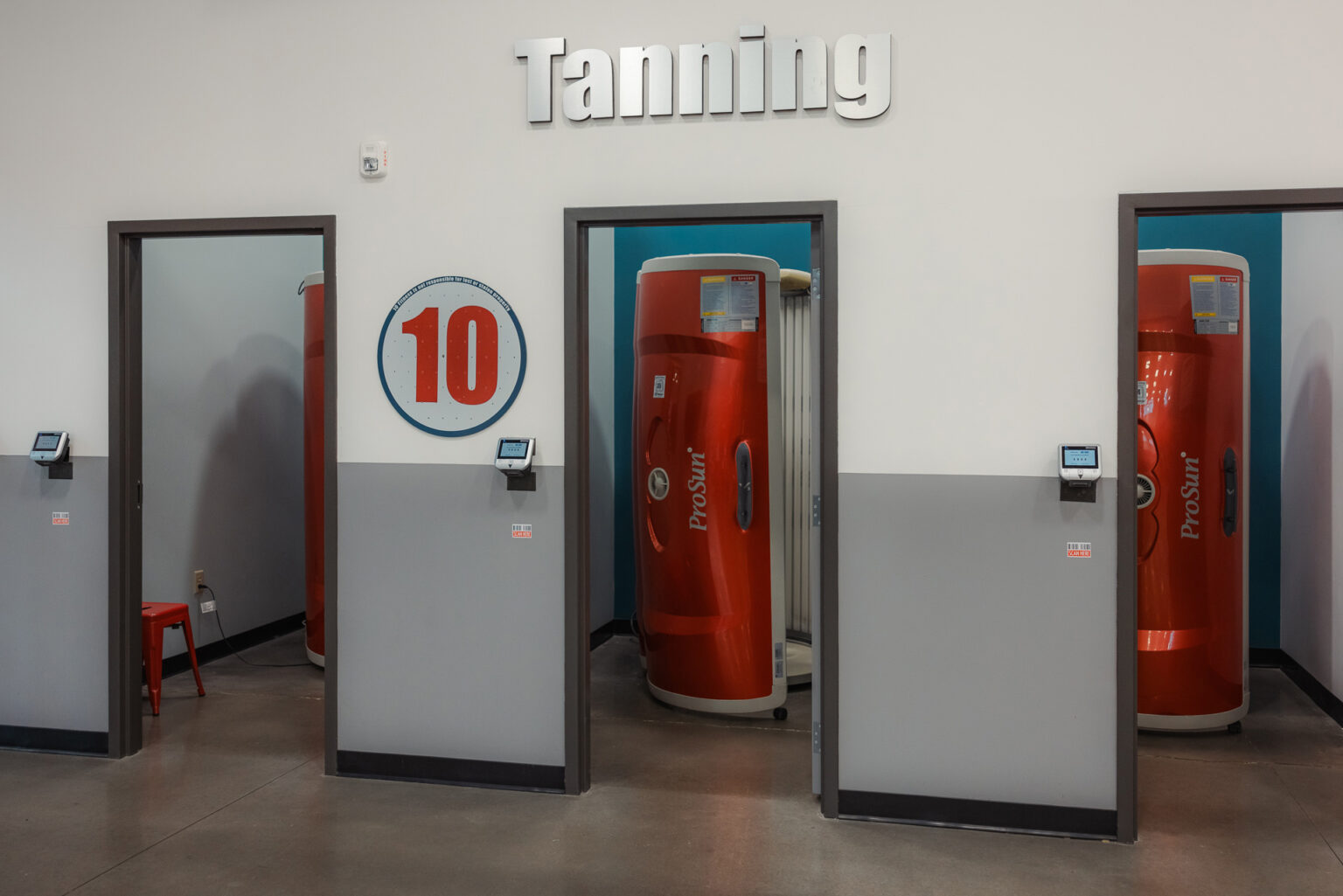 10 Fitness Gym - 24/7 Tanning
